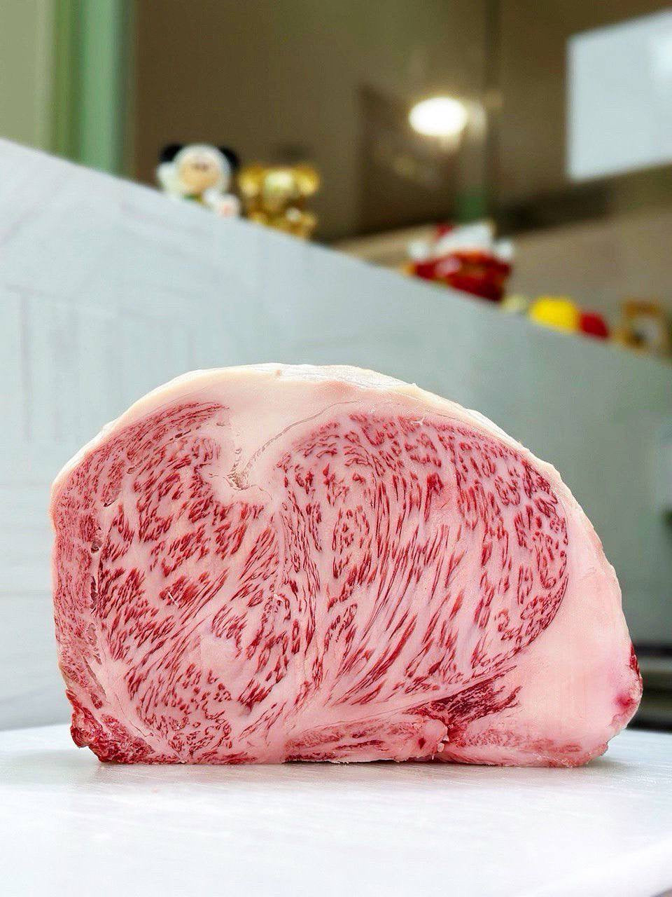Daiei Kuroushi Ribeye A5 Wagyu Beef Tottori (200g) – Howl's the Meat